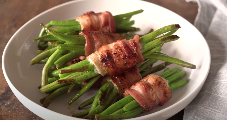 BACON-WRAPPED GREEN BEANS – Cookin With Brooke